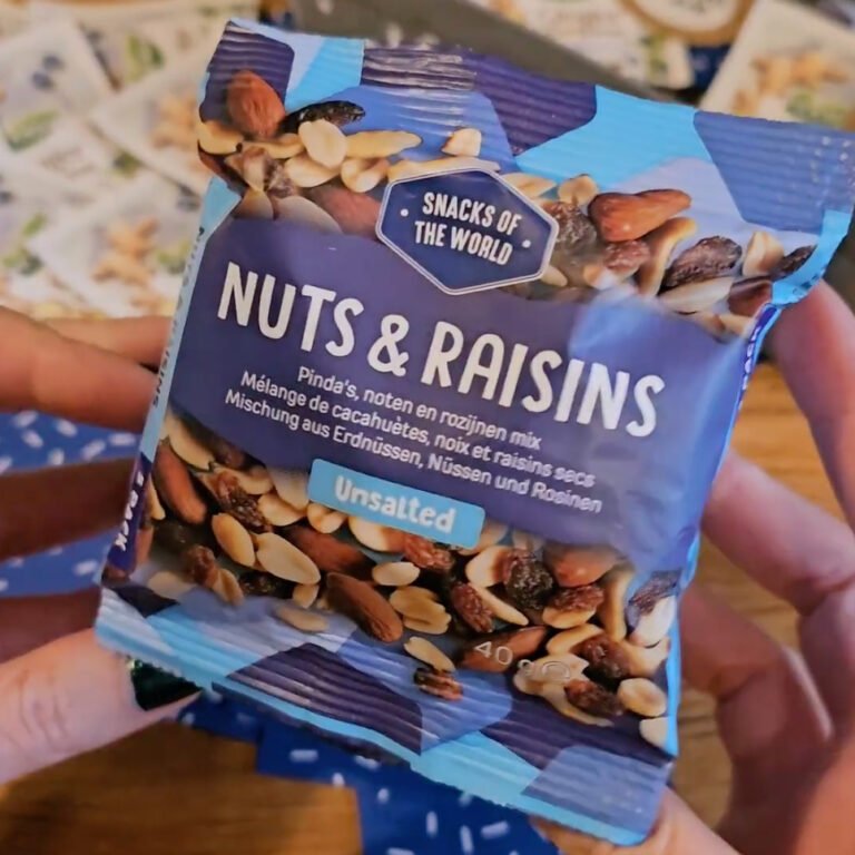 Traktatie met zakje nootjes - Bubbels & Confetti